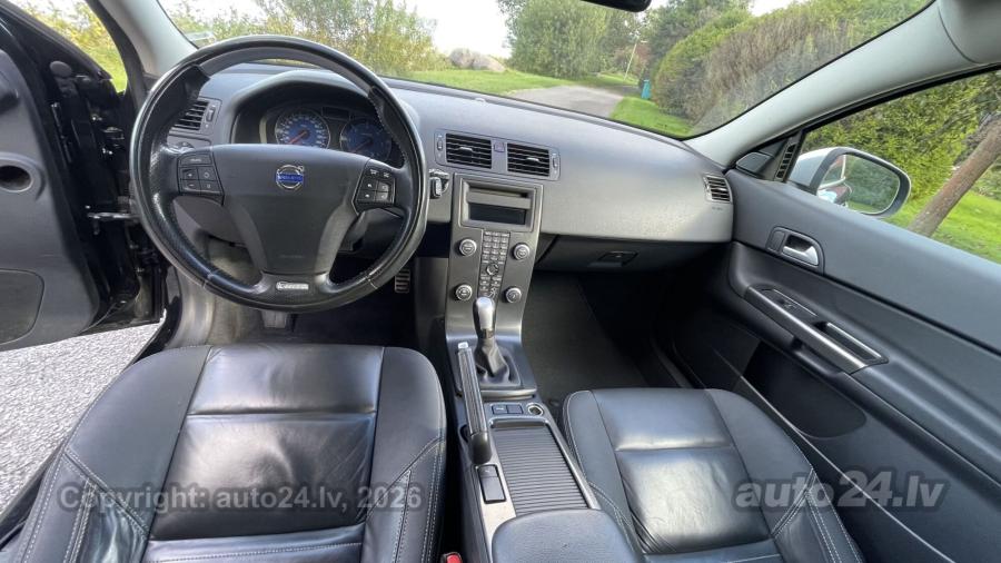 Black Volvo C30 2011 in Tallinn, with an engine capacity of 1.60 L and mileage of 128 thousand km for 5400 €, photo 11 on AUTOMOTO.COM.LV
