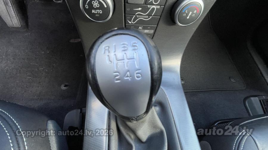 Black Volvo C30 2011 in Tallinn, with an engine capacity of 1.60 L and mileage of 128 thousand km for 5400 €, photo 12 on AUTOMOTO.COM.LV