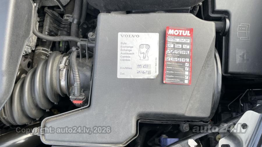 Black Volvo C30 2011 in Tallinn, with an engine capacity of 1.60 L and mileage of 128 thousand km for 5400 €, photo 15 on AUTOMOTO.COM.LV