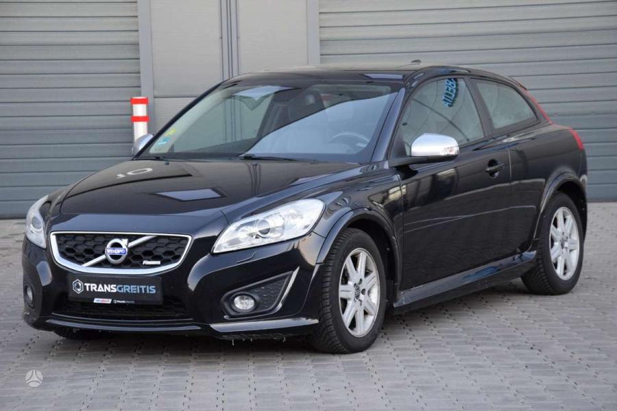 Melns Volvo C30 2012 Viļņa, ar dzinēja tilpumu 1.60 L un nobraukumu 225 tūkst. km par 3800 €, foto 4 vietnē AUTOMOTO.COM.LV