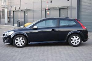 Melns Volvo C30 2012 Viļņa, ar dzinēja tilpumu 1.60 L un nobraukumu 225 tūkst. km par 3800 €, foto 6 vietnē AUTOMOTO.COM.LV