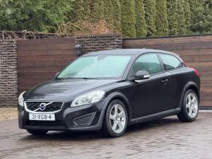 Melns Volvo C30 2012 Viļņa, ar dzinēja tilpumu 1.60 L un nobraukumu 303 tūkst. km par 3350 €, foto  vietnē AUTOMOTO.COM.LV