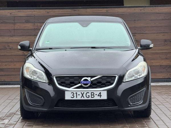 Black Volvo C30 2012 in Vilnius, with an engine capacity of 1.60 L and mileage of 303 thousand km for 3350 €, photo 2 on AUTOMOTO.COM.LV
