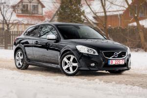 Black Volvo C30 2012 in Jelgava, with an engine capacity of 1.60 L and mileage of 235 thousand km for 5490 €, photo 2 on AUTOMOTO.COM.LV