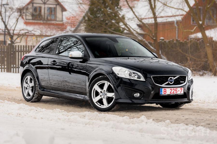 Black Volvo C30 2012 in Jelgava, with an engine capacity of 1.60 L and mileage of 235 thousand km for 5490 €, photo 2 on AUTOMOTO.COM.LV