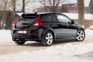 Black Volvo C30 2012 in Jelgava, with an engine capacity of 1.60 L and mileage of 235 thousand km for 5490 €, photo 7 on AUTOMOTO.COM.LV