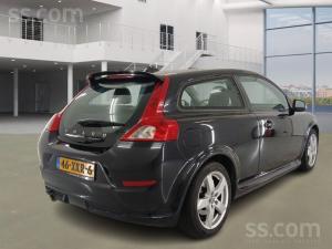 Black Volvo C30 2012 in Jelgava, with an engine capacity of 1.60 L and mileage of 235 thousand km for 5490 €, photo 33 on AUTOMOTO.COM.LV