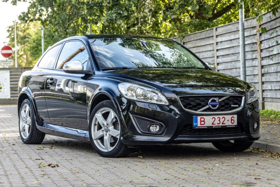 Melns Volvo C30 2012 Rīga, ar dzinēja tilpumu 1.60 L un nobraukumu 235 tūkst. km par 5490 €, foto 3 vietnē AUTOMOTO.COM.LV