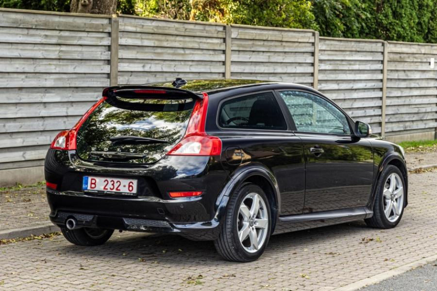 Melns Volvo C30 2012 Rīga, ar dzinēja tilpumu 1.60 L un nobraukumu 235 tūkst. km par 5490 €, foto 8 vietnē AUTOMOTO.COM.LV