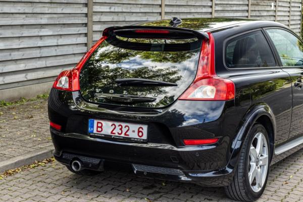 Black Volvo C30 2012 in Riga, with an engine capacity of 1.60 L and mileage of 235 thousand km for 5490 €, photo 8 on AUTOMOTO.COM.LV