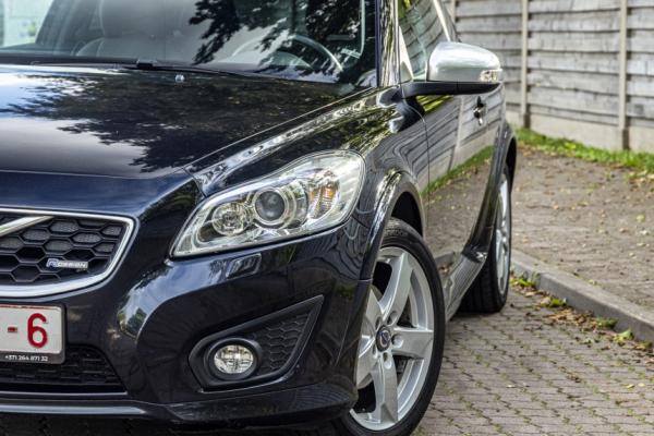 Black Volvo C30 2012 in Riga, with an engine capacity of 1.60 L and mileage of 235 thousand km for 5490 €, photo 10 on AUTOMOTO.COM.LV