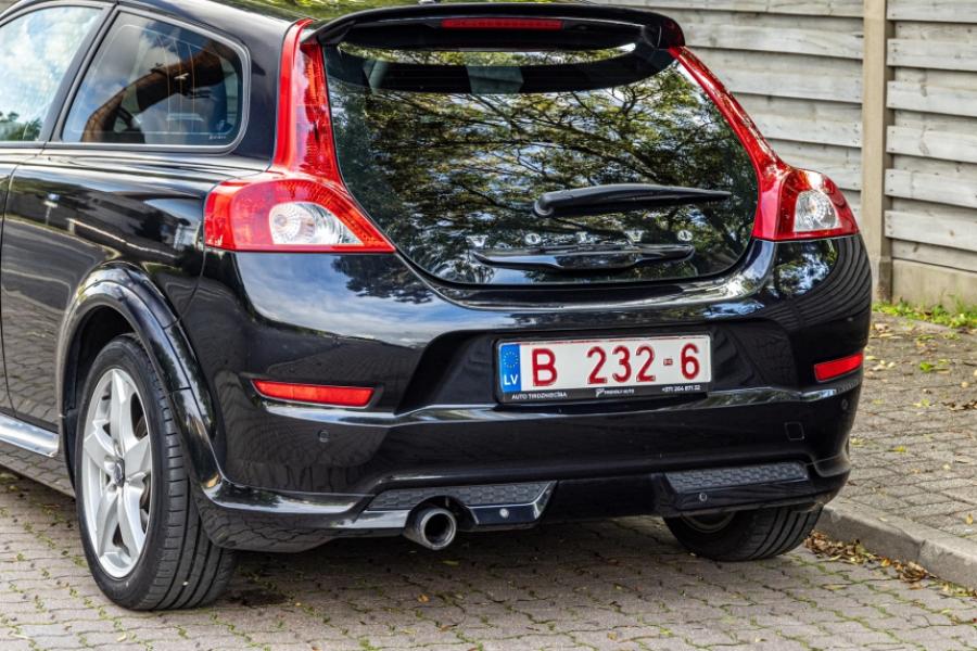 Melns Volvo C30 2012 Rīga, ar dzinēja tilpumu 1.60 L un nobraukumu 235 tūkst. km par 5490 €, foto 14 vietnē AUTOMOTO.COM.LV