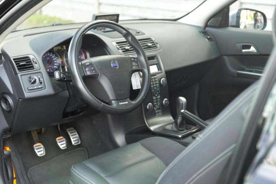 Melns Volvo C30 2012 Rīga, ar dzinēja tilpumu 1.60 L un nobraukumu 235 tūkst. km par 5490 €, foto 18 vietnē AUTOMOTO.COM.LV