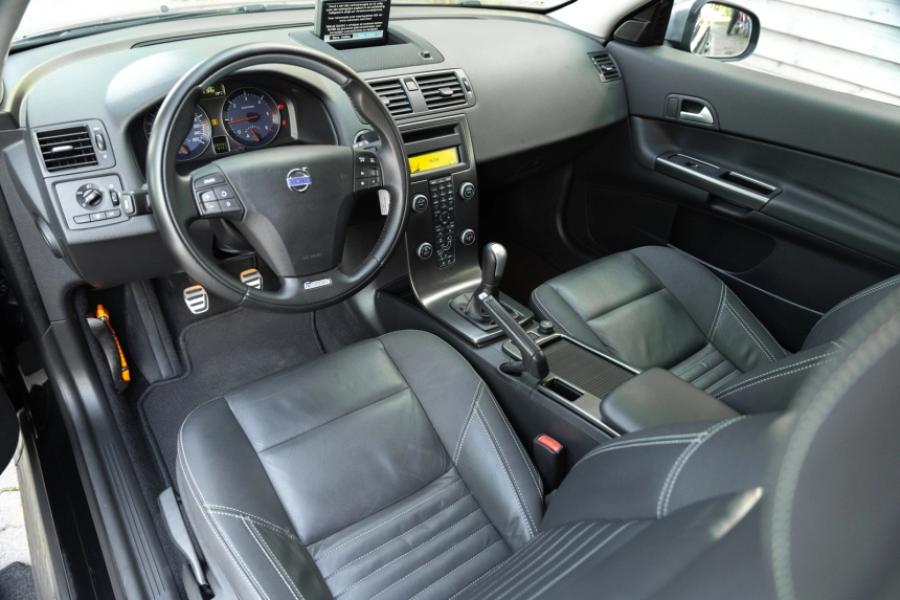 Melns Volvo C30 2012 Rīga, ar dzinēja tilpumu 1.60 L un nobraukumu 235 tūkst. km par 5490 €, foto 19 vietnē AUTOMOTO.COM.LV