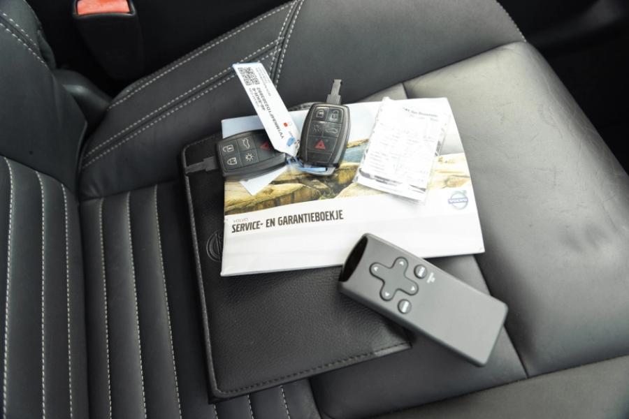 Melns Volvo C30 2012 Rīga, ar dzinēja tilpumu 1.60 L un nobraukumu 235 tūkst. km par 5490 €, foto 28 vietnē AUTOMOTO.COM.LV