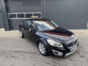 Melns Volvo C30 2012 Rīga, ar dzinēja tilpumu 1.60 L un nobraukumu 220 tūkst. km par 3650 €, foto  vietnē AUTOMOTO.COM.LV