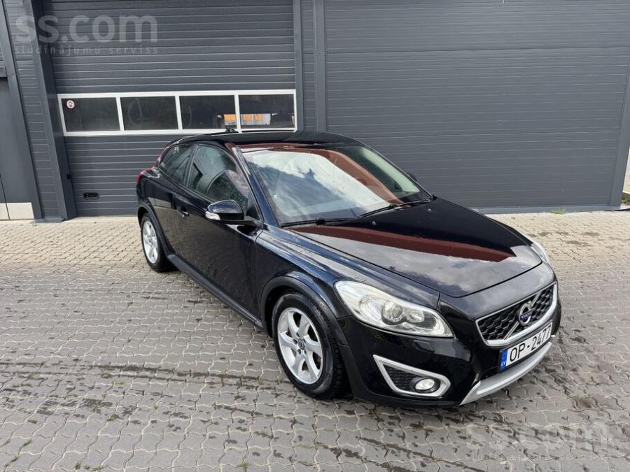 Melns Volvo C30 2012 Rīga, ar dzinēja tilpumu 1.60 L un nobraukumu 220 tūkst. km par 3650 €, foto 1 vietnē AUTOMOTO.COM.LV