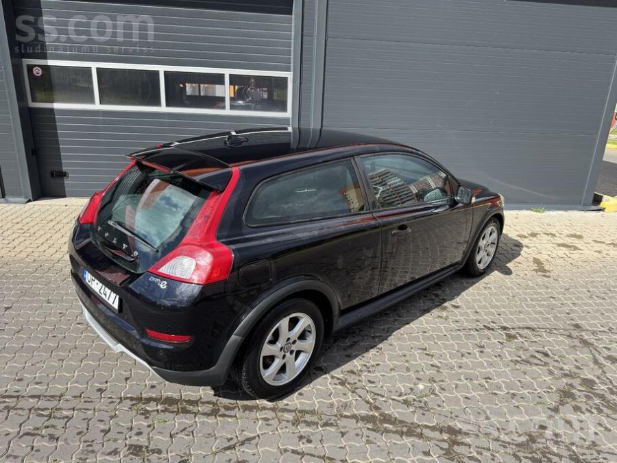 Melns Volvo C30 2012 Rīga, ar dzinēja tilpumu 1.60 L un nobraukumu 220 tūkst. km par 3650 €, foto 4 vietnē AUTOMOTO.COM.LV