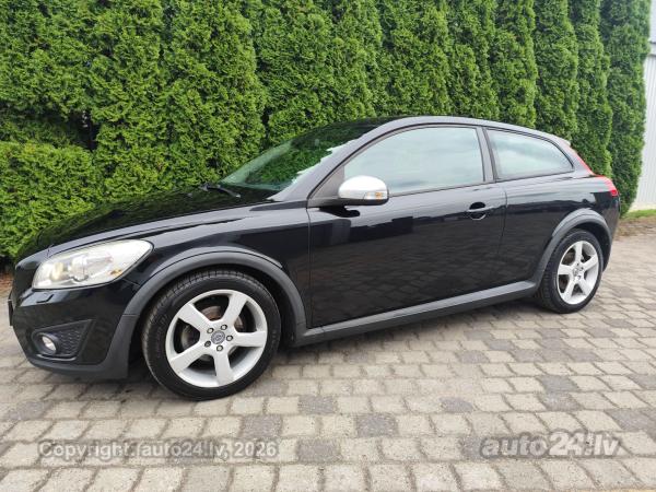Melns Volvo C30 2012 Paide, ar dzinēja tilpumu 1.60 L un nobraukumu 262 tūkst. km par 4990 €, foto 1 vietnē AUTOMOTO.COM.LV