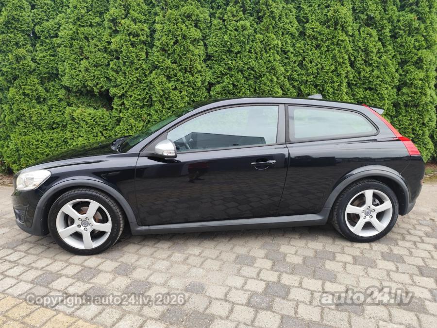 Black Volvo C30 2012 in Paide, with an engine capacity of 1.60 L and mileage of 262 thousand km for 4990 €, photo 4 on AUTOMOTO.COM.LV