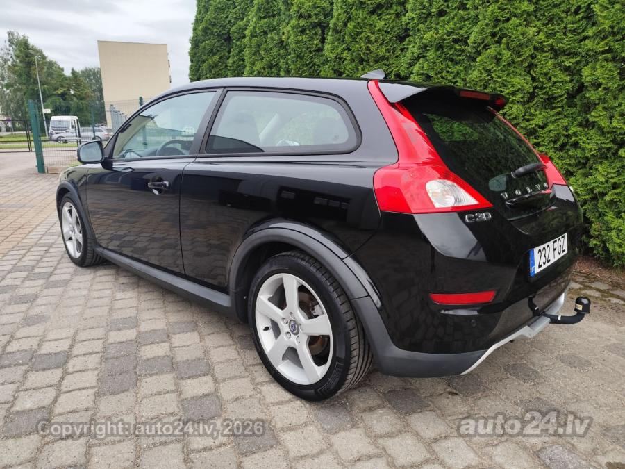 Black Volvo C30 2012 in Paide, with an engine capacity of 1.60 L and mileage of 262 thousand km for 4990 €, photo 5 on AUTOMOTO.COM.LV