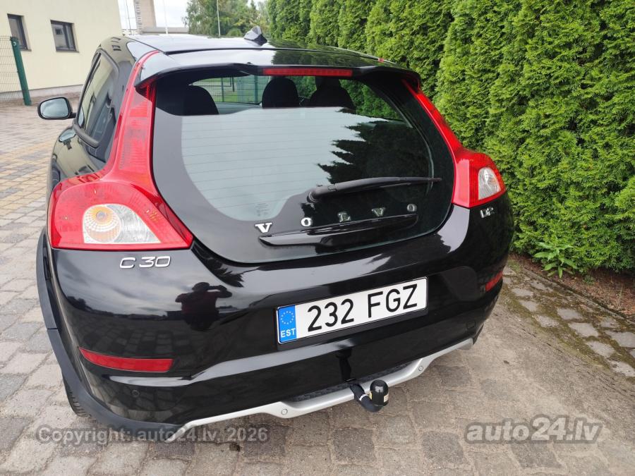 Black Volvo C30 2012 in Paide, with an engine capacity of 1.60 L and mileage of 262 thousand km for 4990 €, photo 6 on AUTOMOTO.COM.LV