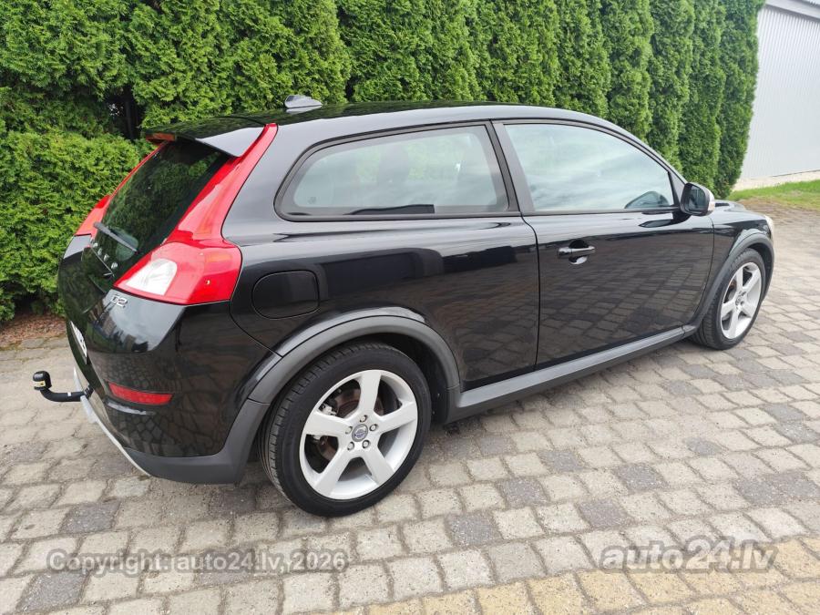 Black Volvo C30 2012 in Paide, with an engine capacity of 1.60 L and mileage of 262 thousand km for 4990 €, photo 8 on AUTOMOTO.COM.LV