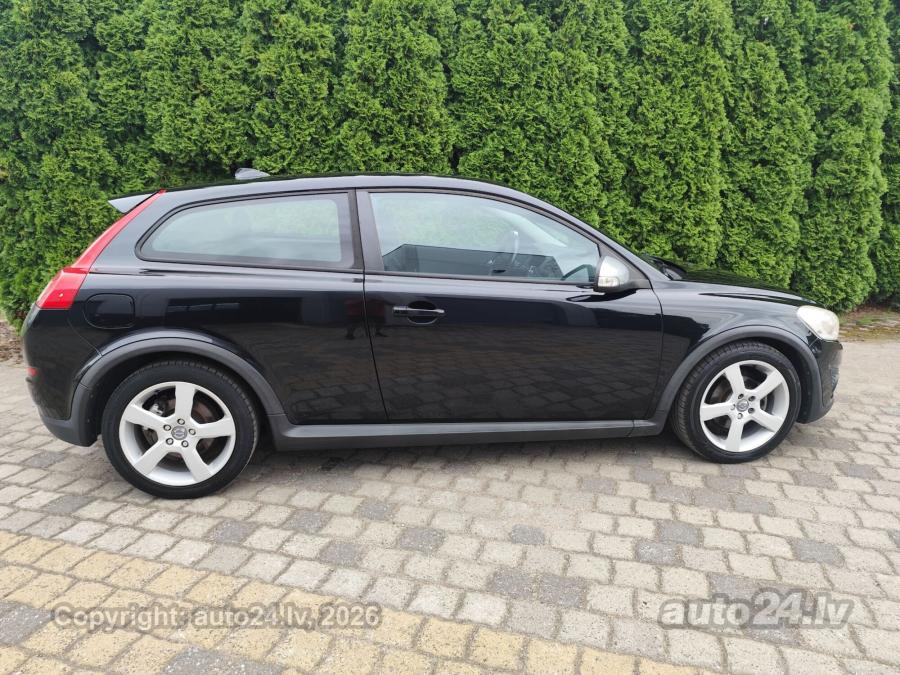 Black Volvo C30 2012 in Paide, with an engine capacity of 1.60 L and mileage of 262 thousand km for 4990 €, photo 10 on AUTOMOTO.COM.LV