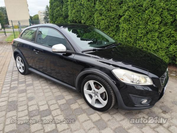Melns Volvo C30 2012 Paide, ar dzinēja tilpumu 1.60 L un nobraukumu 262 tūkst. km par 4990 €, foto 10 vietnē AUTOMOTO.COM.LV