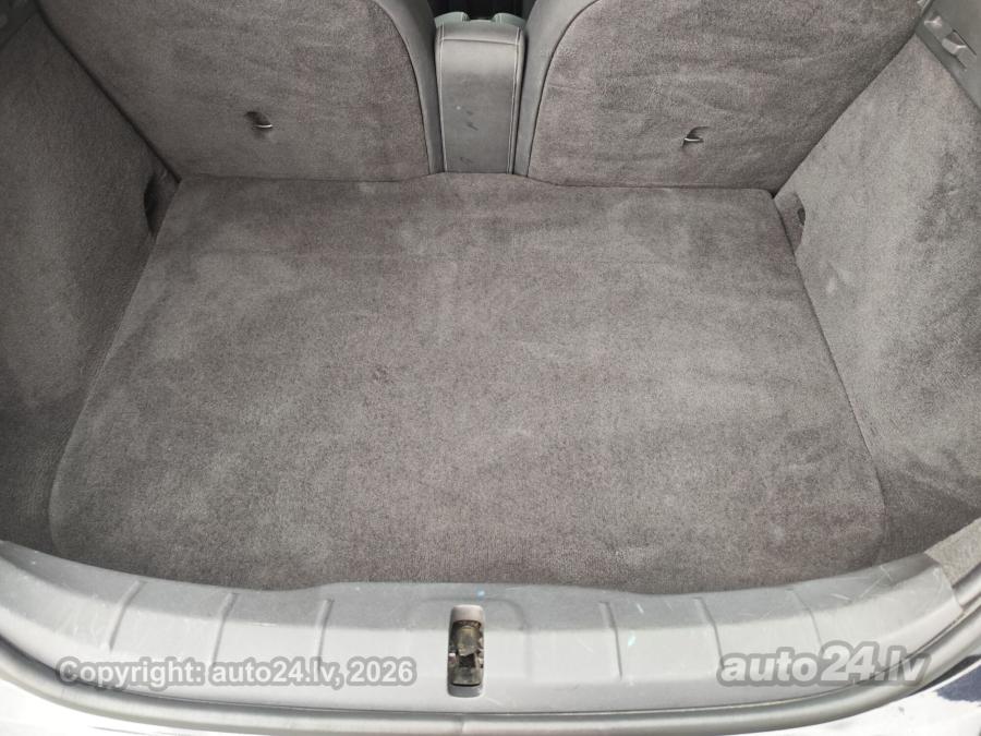 Black Volvo C30 2012 in Paide, with an engine capacity of 1.60 L and mileage of 262 thousand km for 4990 €, photo 12 on AUTOMOTO.COM.LV