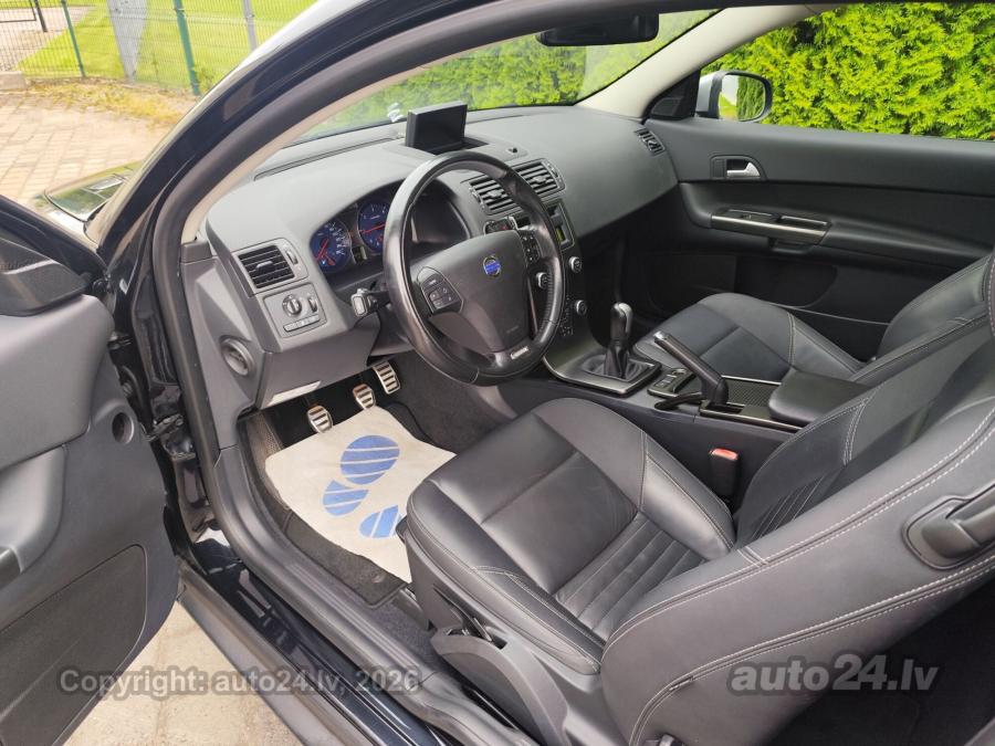 Black Volvo C30 2012 in Paide, with an engine capacity of 1.60 L and mileage of 262 thousand km for 4990 €, photo 16 on AUTOMOTO.COM.LV
