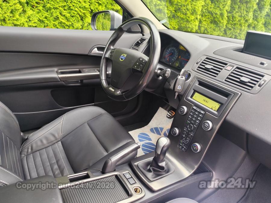 Black Volvo C30 2012 in Paide, with an engine capacity of 1.60 L and mileage of 262 thousand km for 4990 €, photo 22 on AUTOMOTO.COM.LV