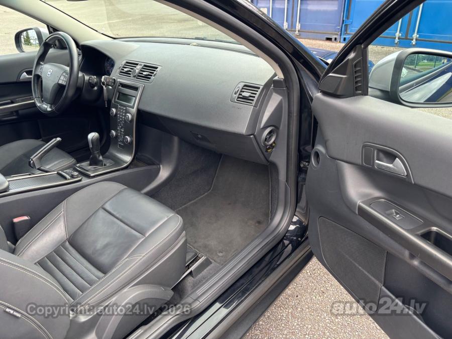 Черный Вольво Ц30 2012 в Пайде, объемом двигателя 1.60 л и пробегом 299 тыс. км за 5390 €, фото 10 на AUTOMOTO.COM.LV