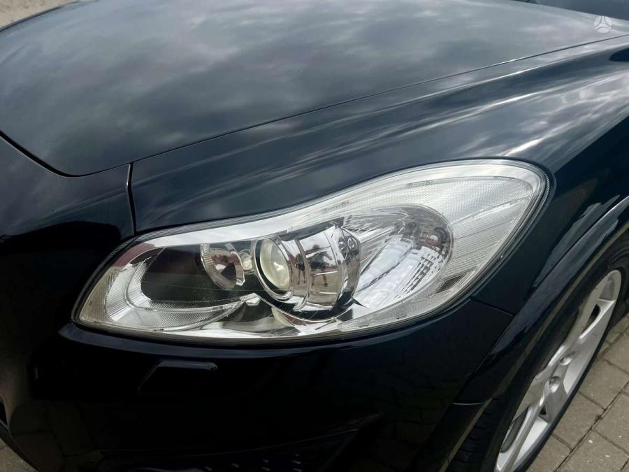Black Volvo C30 2012 in Kaunas, with an engine capacity of 1.60 L and mileage of 327 thousand km for 3999 €, photo 8 on AUTOMOTO.COM.LV