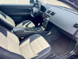 Black Volvo C30 2012 in Kaunas, with an engine capacity of 1.60 L and mileage of 327 thousand km for 3999 €, photo 19 on AUTOMOTO.COM.LV