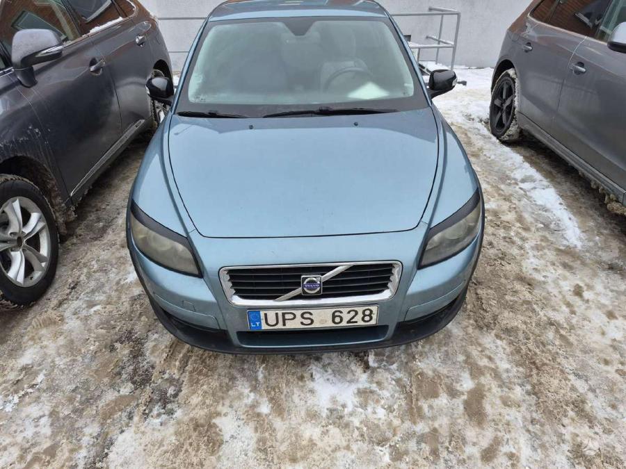 Blue Volvo C30 2007 in Kaunas, with an engine capacity of 1.56 L and mileage of 341 thousand km for 1050 €, photo 2 on AUTOMOTO.COM.LV