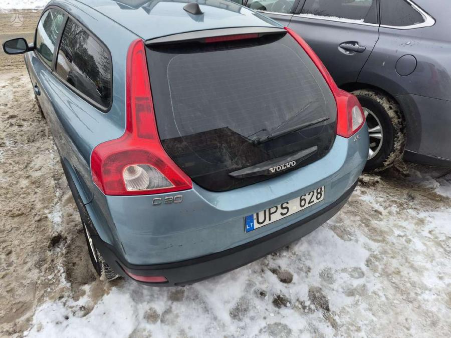 Blue Volvo C30 2007 in Kaunas, with an engine capacity of 1.56 L and mileage of 341 thousand km for 1050 €, photo 3 on AUTOMOTO.COM.LV