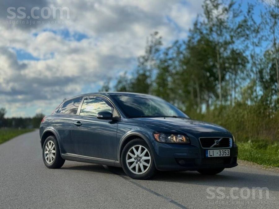Blue Volvo C30 2007 in Riga, with an engine capacity of 2.00 L and mileage of 360 thousand km for 2550 €, photo 1 on AUTOMOTO.COM.LV