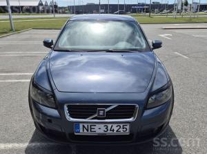 Blue Volvo C30 2007 in Riga, with an engine capacity of 2.40 L and mileage of 270 thousand km for 4000 €, photo 4 on AUTOMOTO.COM.LV