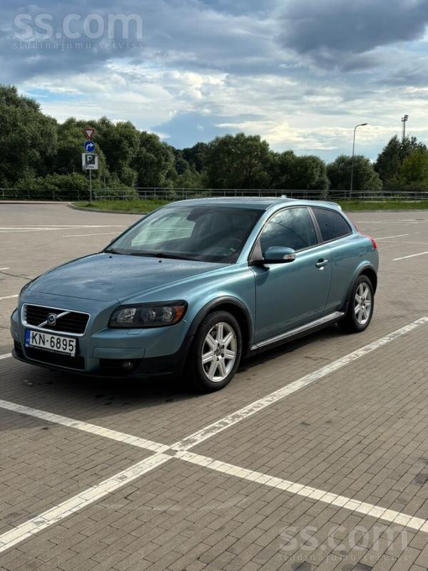 Zils Volvo C30 2007 Rēzekne, ar dzinēja tilpumu 2.40 L un nobraukumu 247 tūkst. km par 3650 €, foto 3 vietnē AUTOMOTO.COM.LV