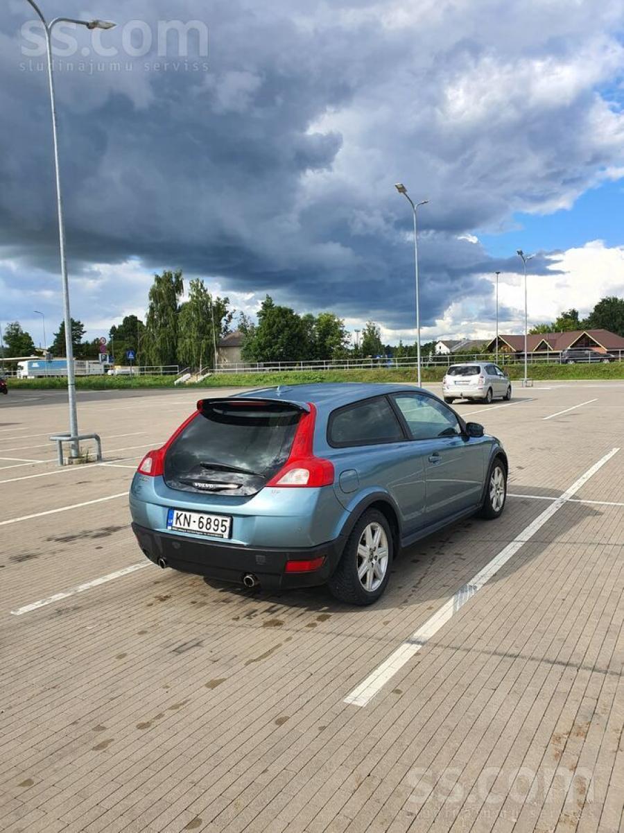Zils Volvo C30 2007 Rēzekne, ar dzinēja tilpumu 2.40 L un nobraukumu 247 tūkst. km par 3650 €, foto 5 vietnē AUTOMOTO.COM.LV