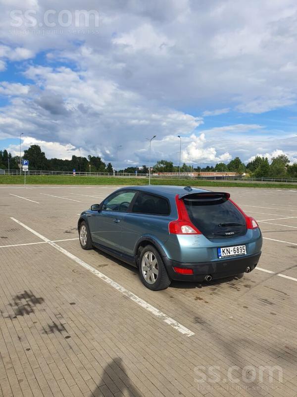 Zils Volvo C30 2007 Rēzekne, ar dzinēja tilpumu 2.40 L un nobraukumu 247 tūkst. km par 3650 €, foto 5 vietnē AUTOMOTO.COM.LV