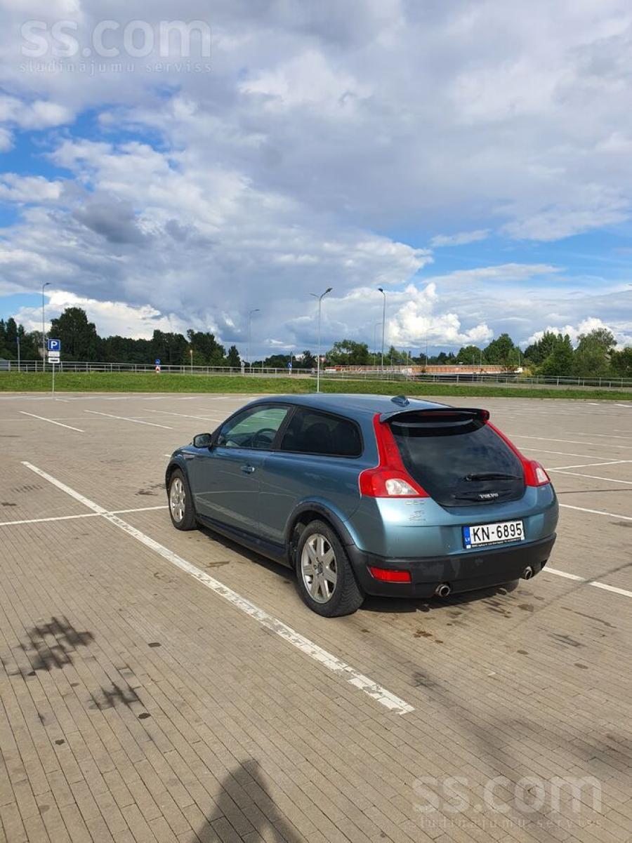 Zils Volvo C30 2007 Rēzekne, ar dzinēja tilpumu 2.40 L un nobraukumu 247 tūkst. km par 3650 €, foto 6 vietnē AUTOMOTO.COM.LV