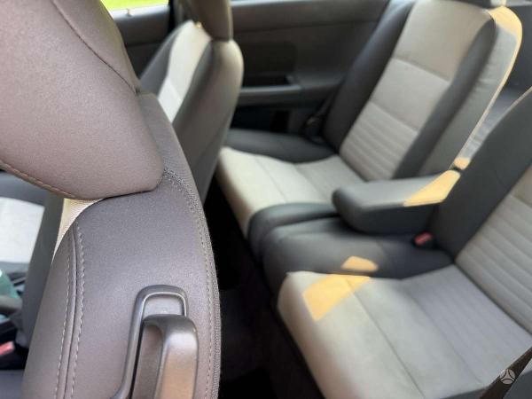 Blue Volvo C30 2007 in Kelme, with an engine capacity of 1.56 L and mileage of 180 thousand km for 1699 €, photo 7 on AUTOMOTO.COM.LV
