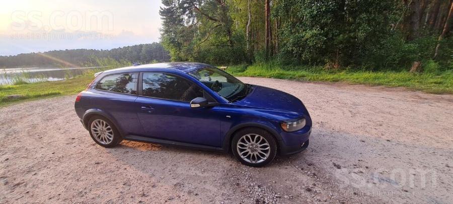 Blue Volvo C30 2009 in Jurmala, with an engine capacity of 1.60 L and mileage of 364 thousand km for 1550 €, photo 5 on AUTOMOTO.COM.LV