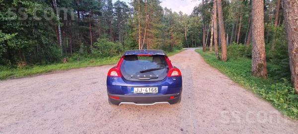 Blue Volvo C30 2009 in Jurmala, with an engine capacity of 1.60 L and mileage of 364 thousand km for 1550 €, photo 7 on AUTOMOTO.COM.LV