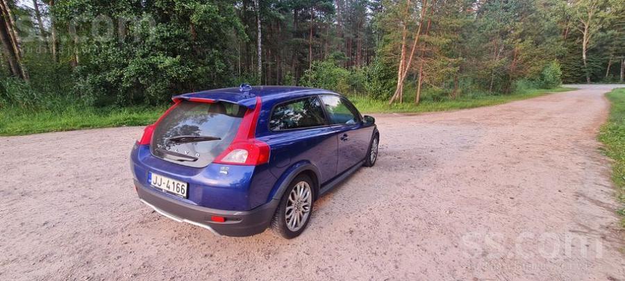 Blue Volvo C30 2009 in Jurmala, with an engine capacity of 1.60 L and mileage of 364 thousand km for 1550 €, photo 9 on AUTOMOTO.COM.LV