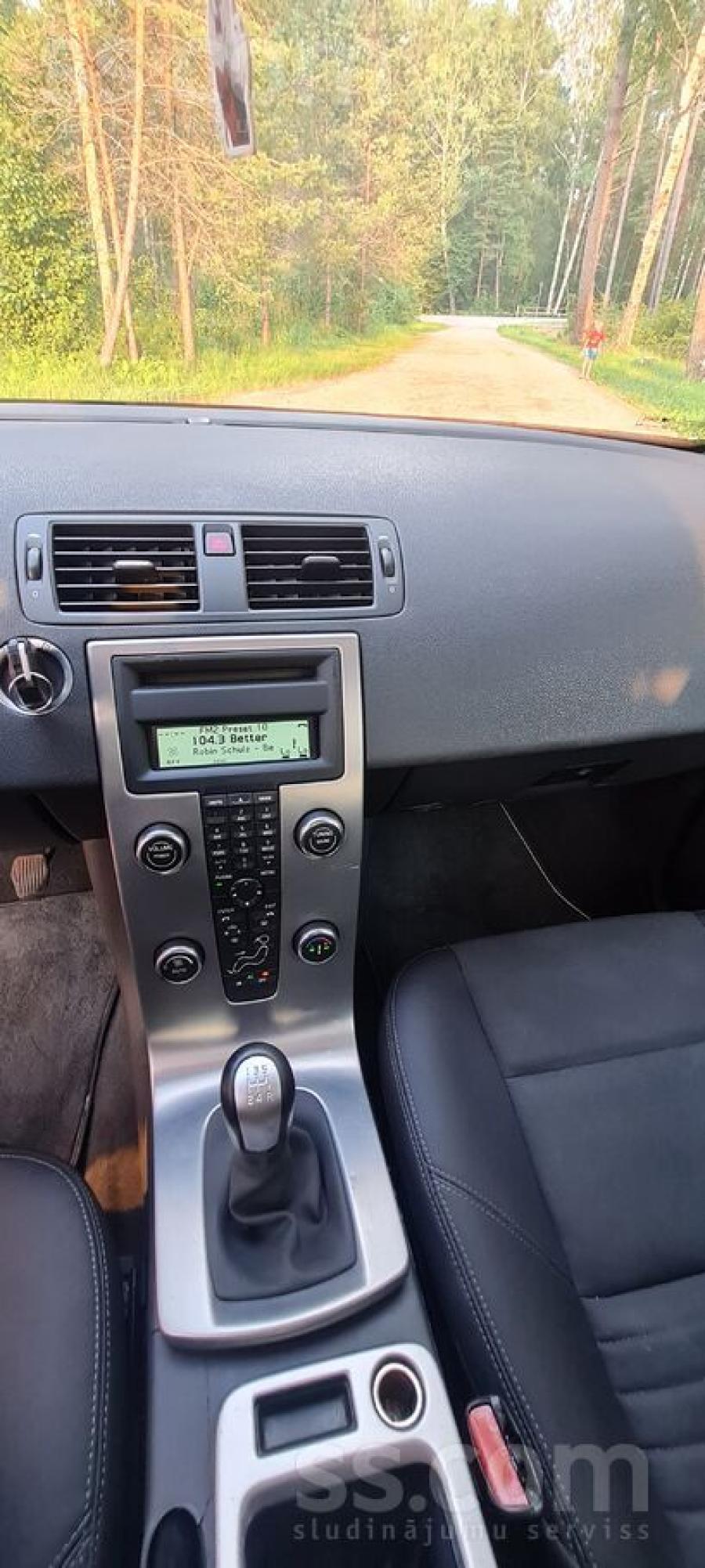 Blue Volvo C30 2009 in Jurmala, with an engine capacity of 1.60 L and mileage of 364 thousand km for 1550 €, photo 15 on AUTOMOTO.COM.LV