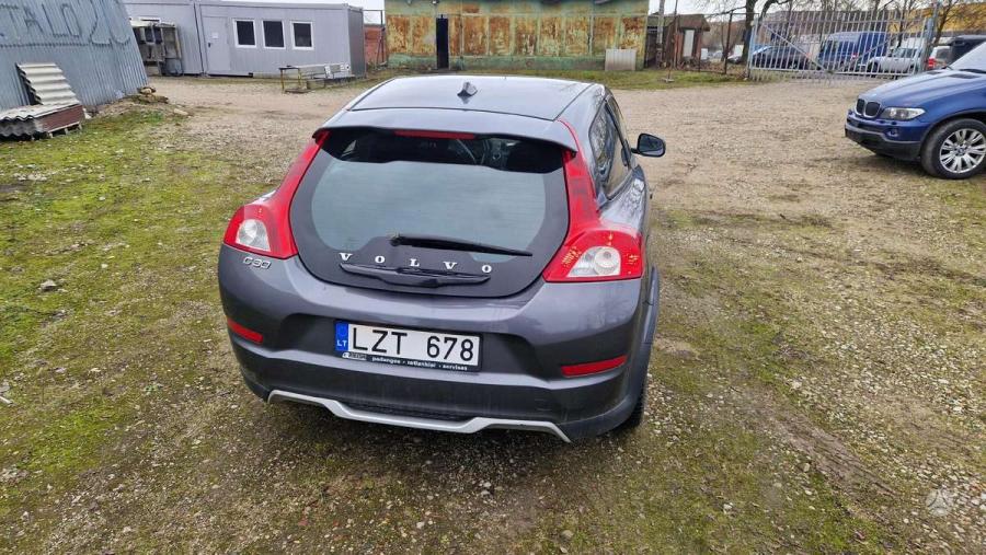 Zils Volvo C30 2010 Viļņa, ar dzinēja tilpumu 1.60 L un nobraukumu 274 tūkst. km par 2300 €, foto 4 vietnē AUTOMOTO.COM.LV