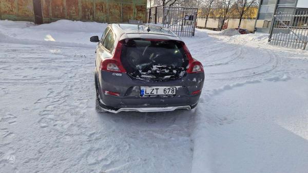 Blue Volvo C30 2010 in Vilnius, with an engine capacity of 1.60 L and mileage of 279 thousand km for 1700 €, photo 3 on AUTOMOTO.COM.LV